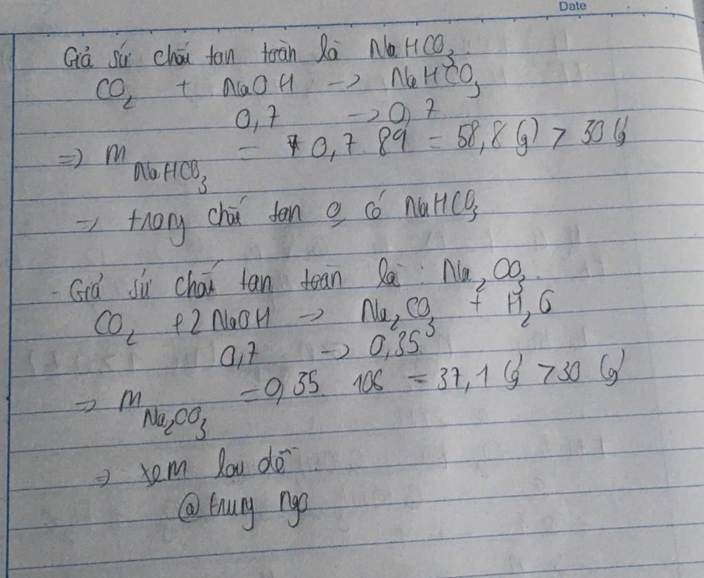 Cho CO2 qua dd chứa 0,7 mol NaOH. Sau phản ứng thu được 30g chất tan ...