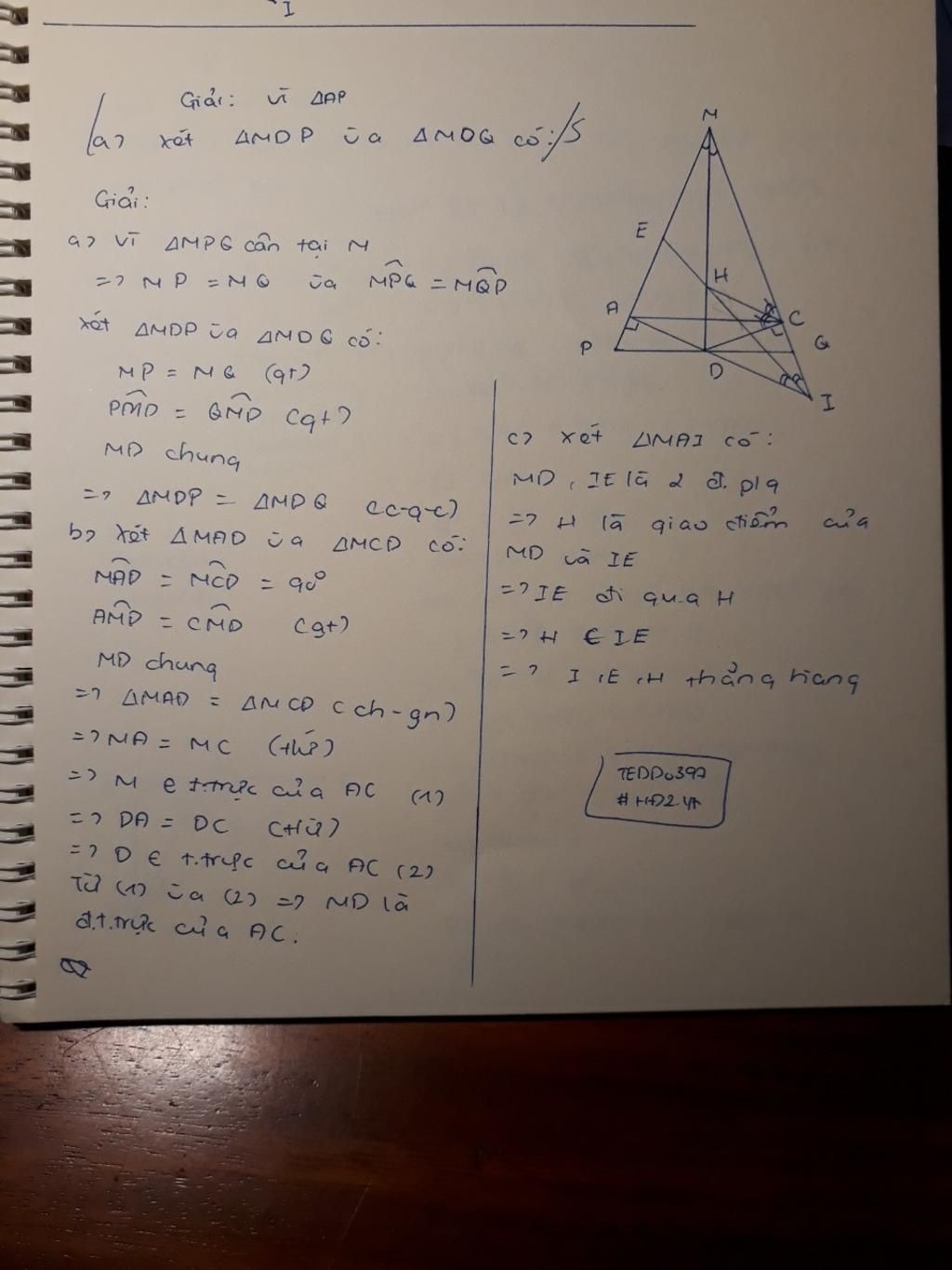 Cho tam giác MPQ cân tại M, đường phân giác MD C thuộc PQ) a) Chứng minh tam giac MDP = tam giac ...