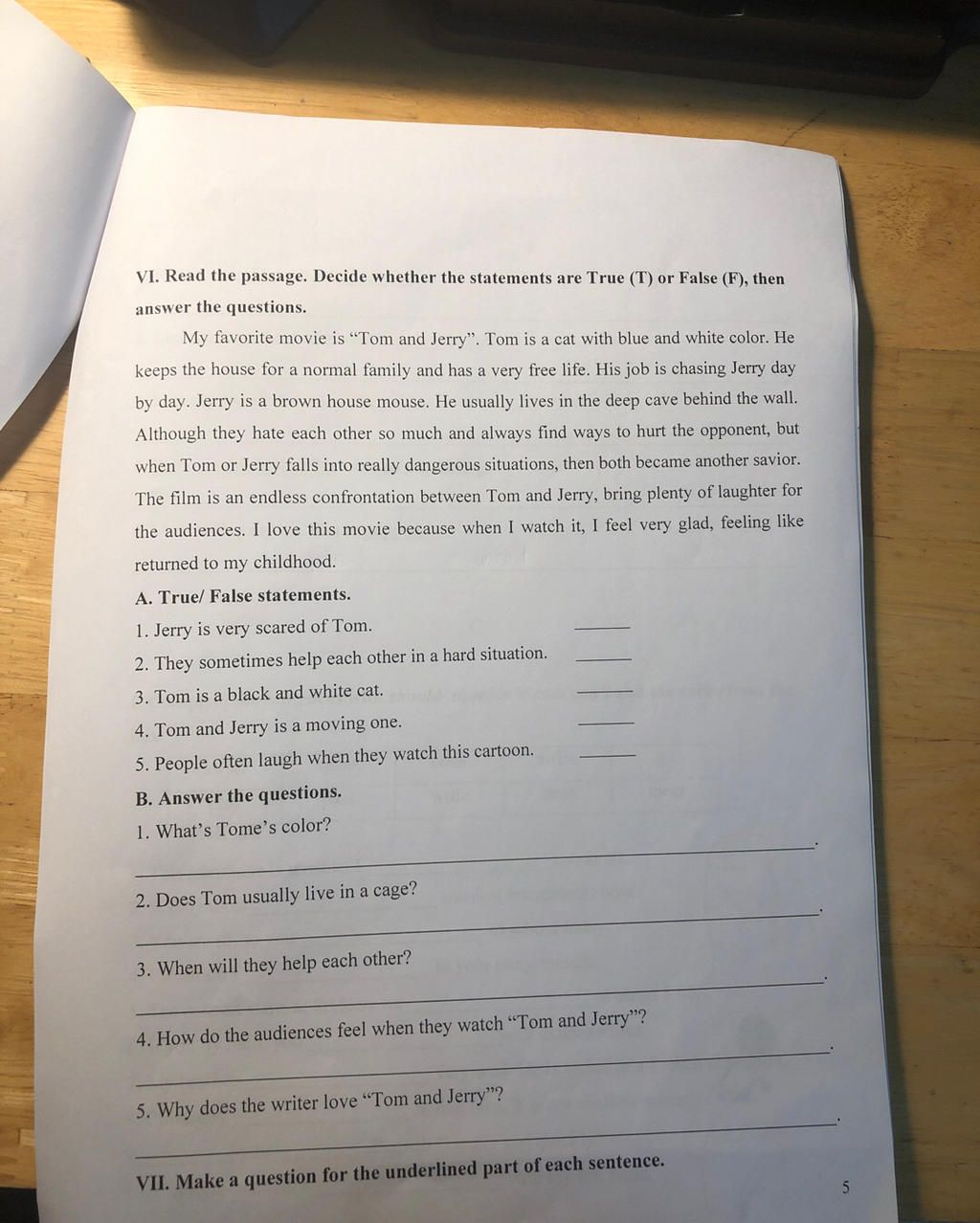 Mọi người giúp em với ạ . Em cảm ơn nhiều ạ 💕 VI. Read the passage ...