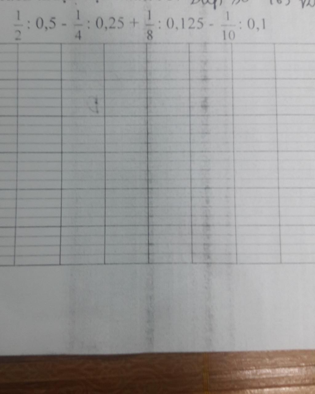 : 0,5 -: 0,25 +: 0,125 - : 0,1 8. 2. 4 10
