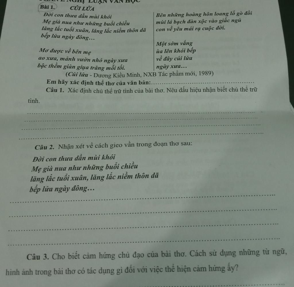 Bài 1. CUI LUA Đời con thưa dần mùi khói Mẹ già nua như những buổi ...