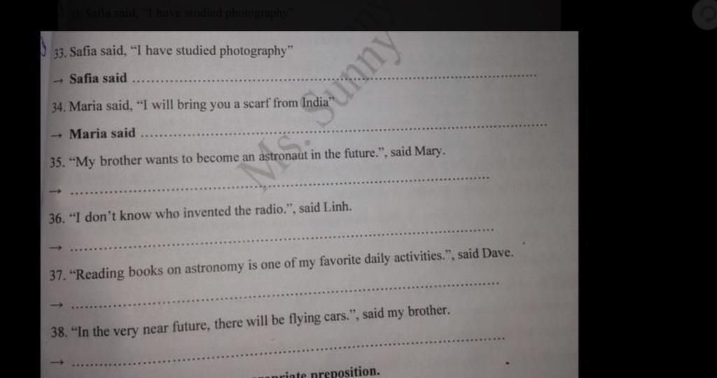 S 33. Safia said, "I have studied photography" Safia said 1 à Safin ...