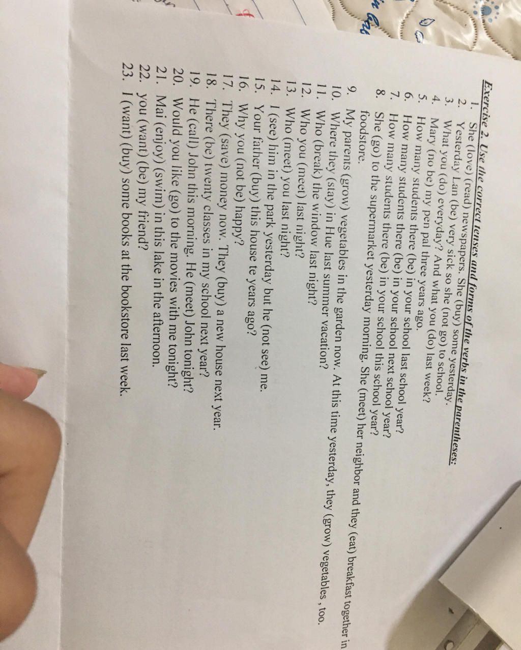 in bas 1. Exercise 2. Use the correct tenses and forms of the verbs in the parentheses: She ...