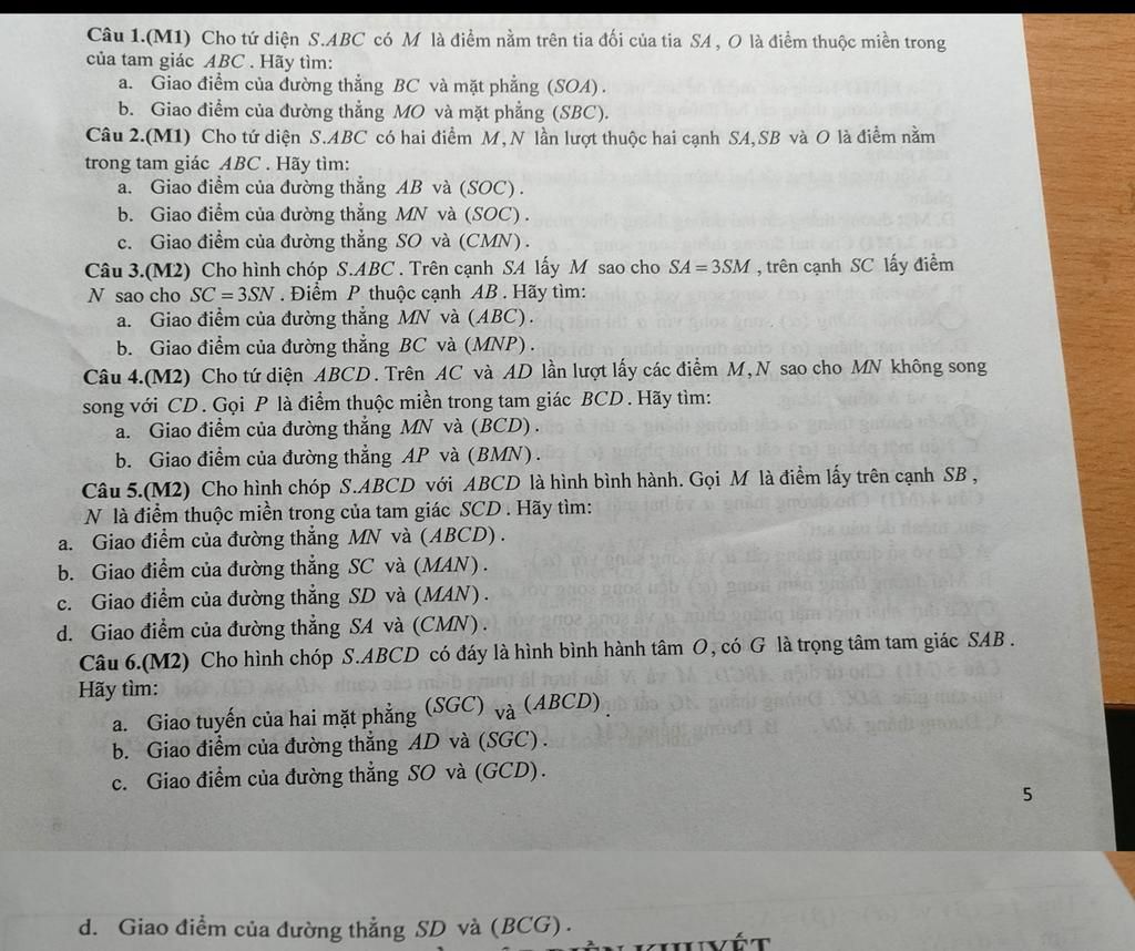 Cần gấp trong hôm nay mai em phải nộp mong mn giúp đỡCâu 1.(M1) Cho tứ ...