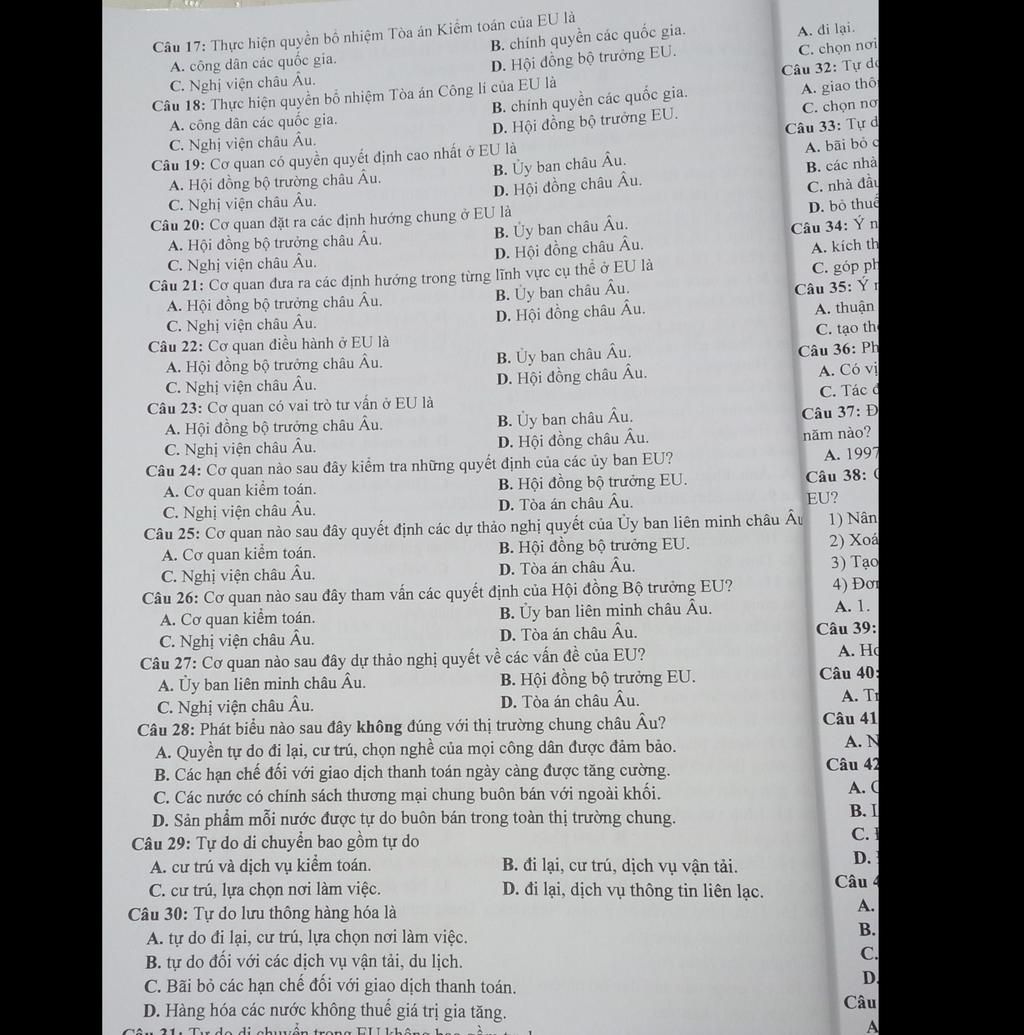 Câu 17: Thực hiện quyền bổ nhiệm Tòa án Kiểm toán của EU là A. công dân ...
