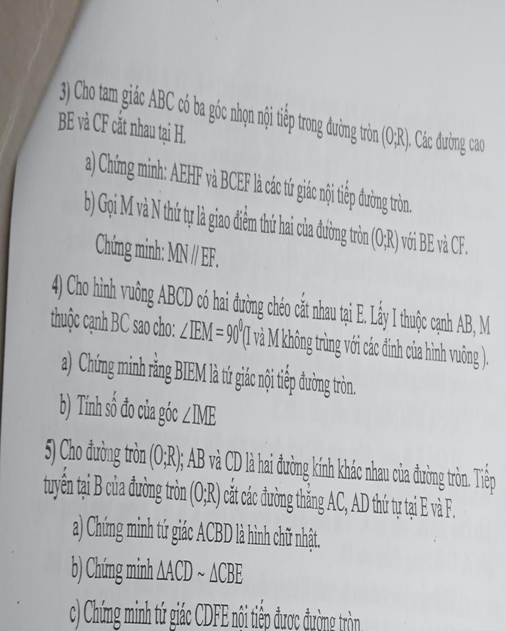 Cho tam giác ABC có ba góc nhọn nội tiếp trong đường tròn (O;R). Các ...