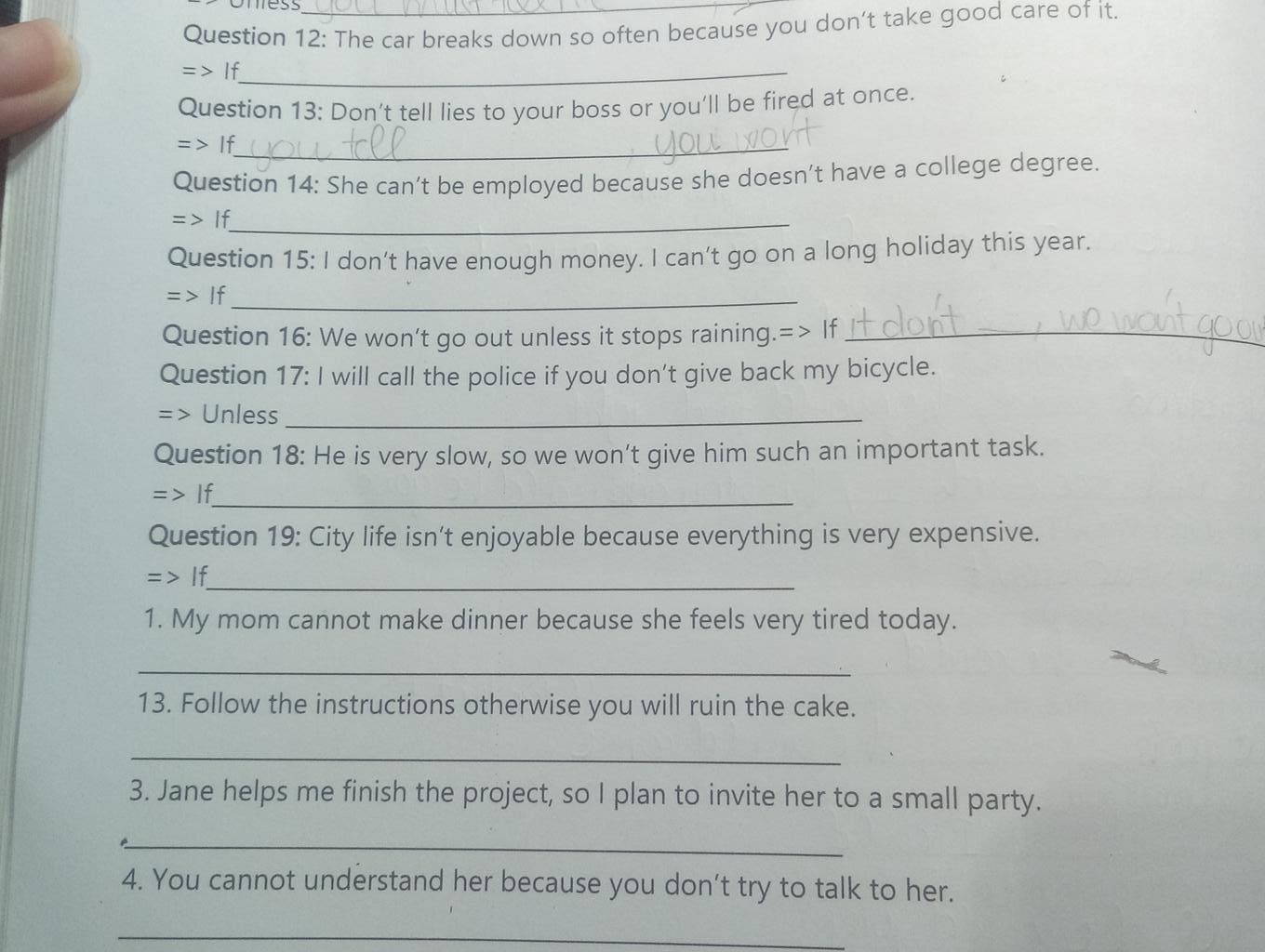 giúp e các câu này với ạ, là các câu điều kiện loại 1,2 ạOmess Question 12: The car breaks down ...